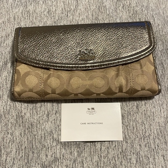 Coach | Bags | Coach Tan Gold Full Sz Wallet W Checkbook Insert Read ...
